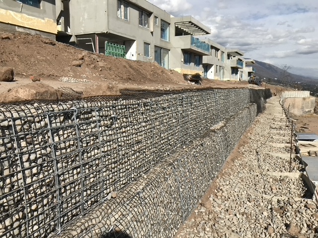 Muro TEM EcoPiedra El Remanso Las Condes – R&V